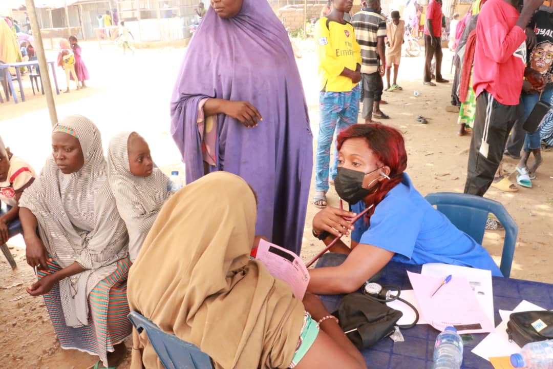 Mfon Ekpa Foundation Reaches Out to IDPs | Peak News